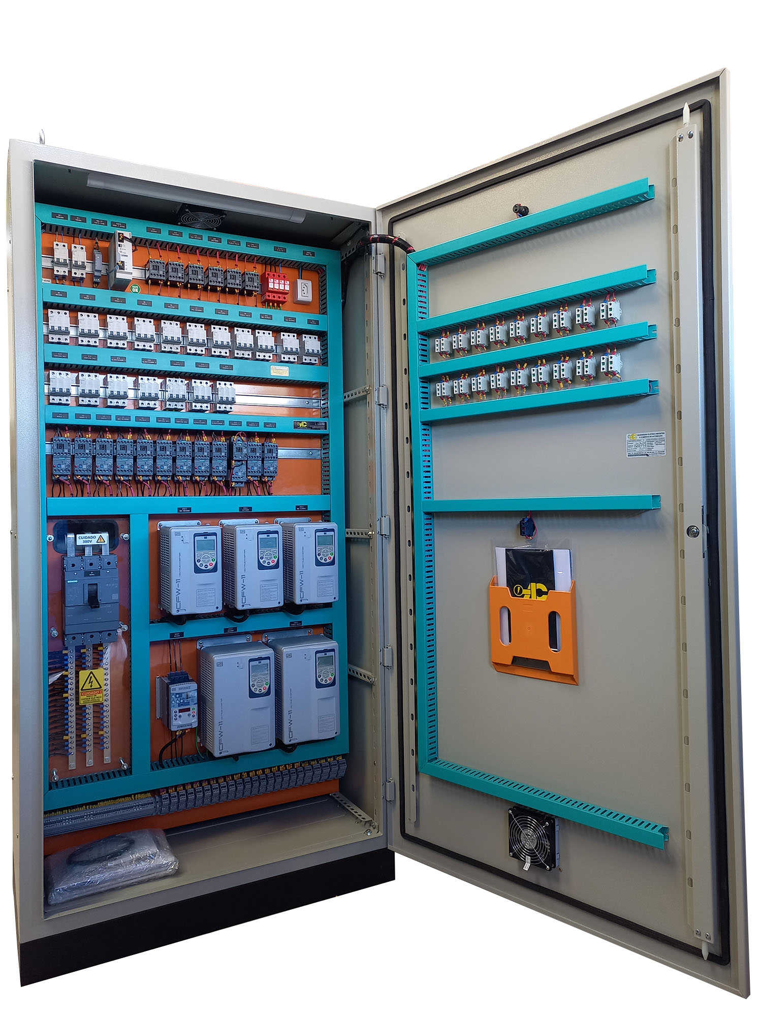 Painel de comando CCM com partida direta, soft starter e inversor de ...